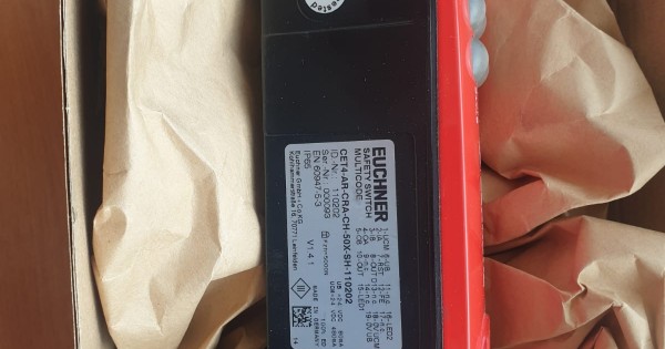 CET4-AR-CRA-CH-50X-SH-110202 Safety Switch